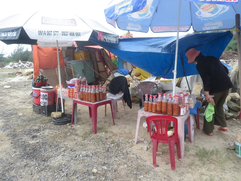 Người bán bánh bột lọc - TRE Magazine